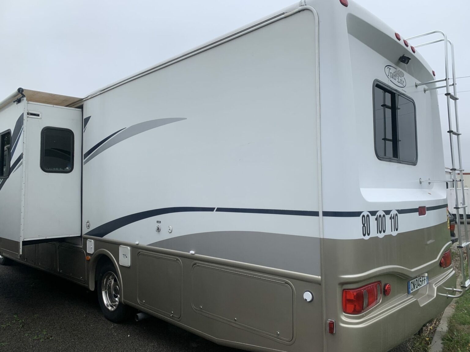 RVision Trailite avec accès fauteuil roulant – CAMPING CAR POIDS LOURD