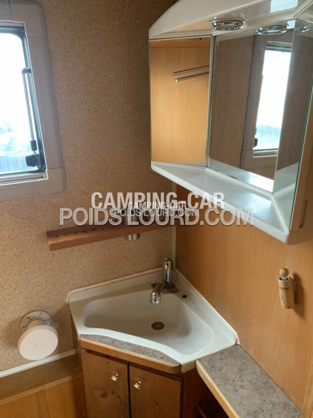 Camping-Car sur Base Man avec garage 59000€ A débattre – CAMPING CAR ...